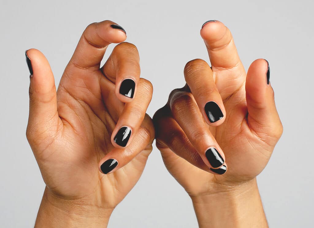 How to achieve perfect black nails – us.sienna.co